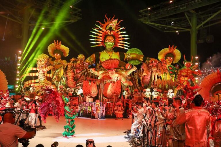 Festival De Parintins Garantido Aposta No Futuro Na Terceira Noite